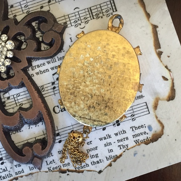 Vintage | Jewelry | Vtg Porcelain Colonial Couple Pearl Pendant Locket ...